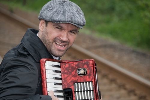 Fanel Cornelius The Right Direction Das neue Album 2013 - LaTrash.de