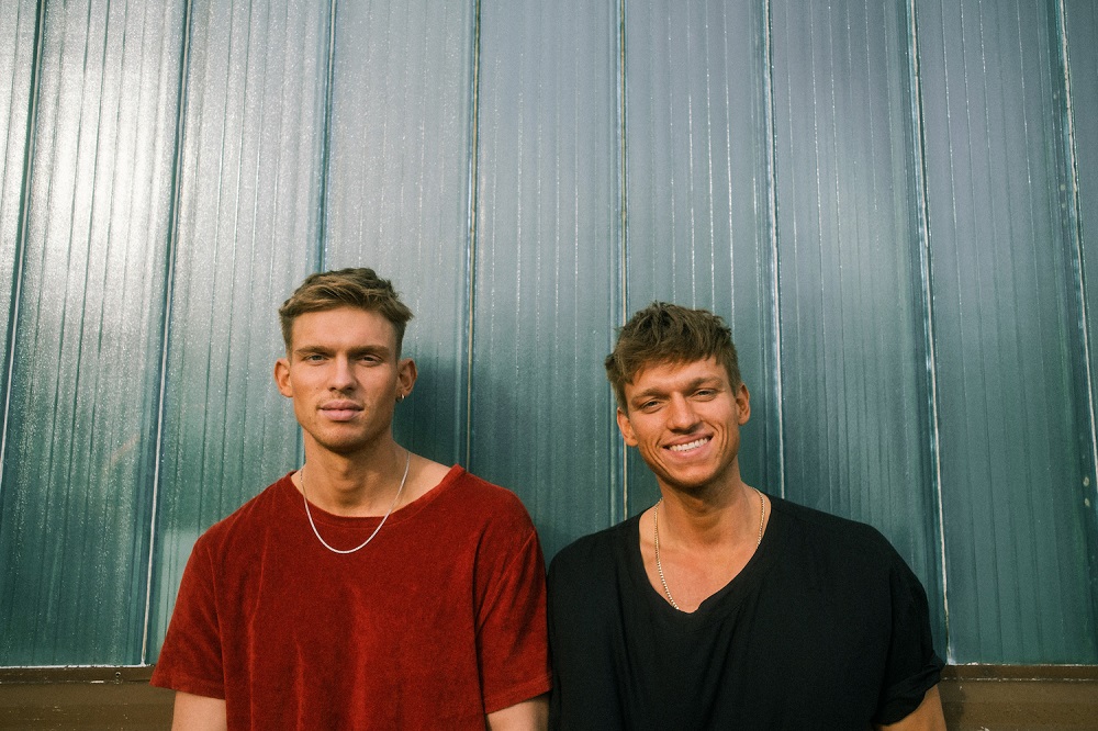 OH BROTHER neue Single Rosen aus Plastik - LaTrash.de