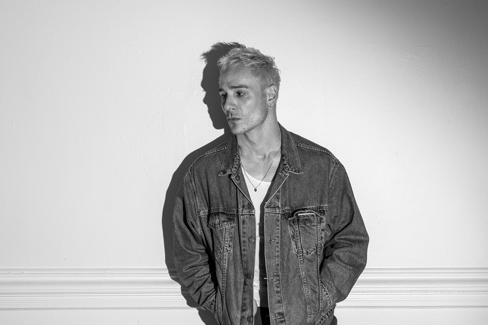 Sam Himself im Interview über sein Debütalbum, die Pandemie als Reise ...